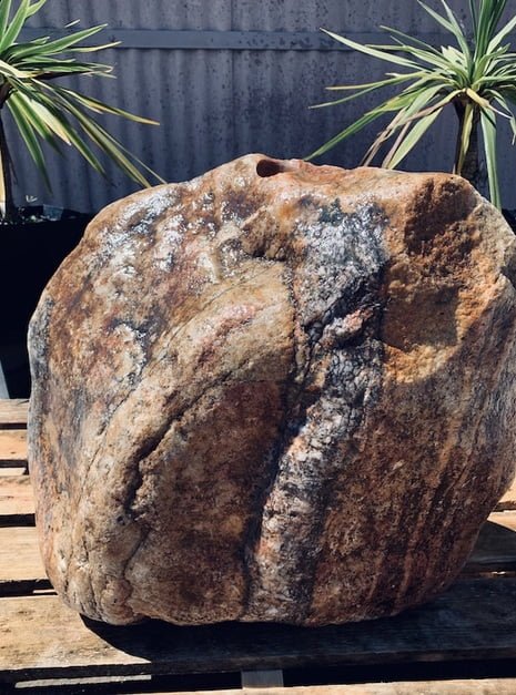 Quartz Boulder QB1 | Welsh Slate Water Features