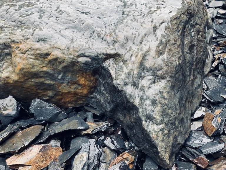 Quartz Boulder QB4 | Welsh Slate Water Features